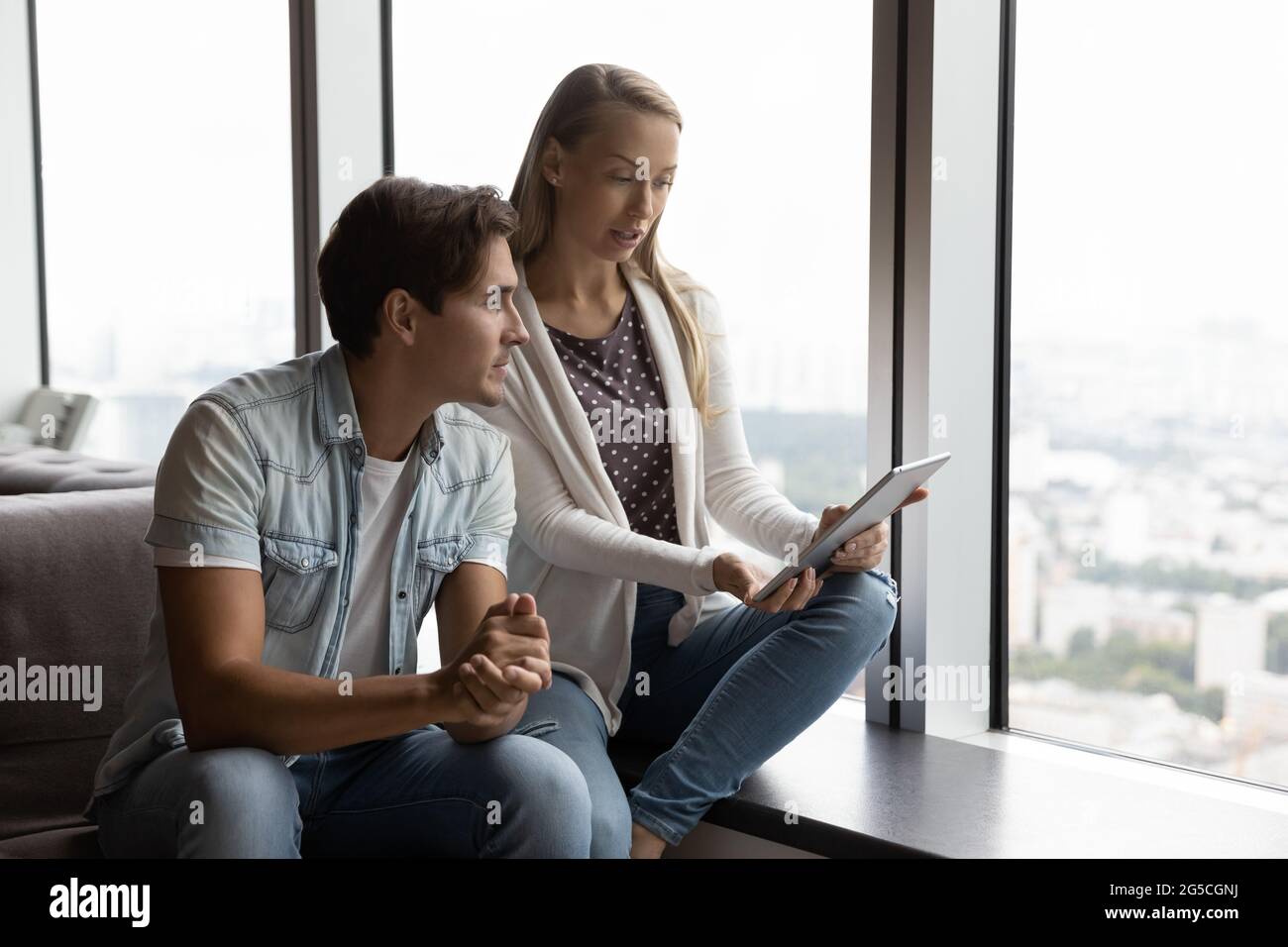 Man concentrated work computer woman hi-res stock photography and ...