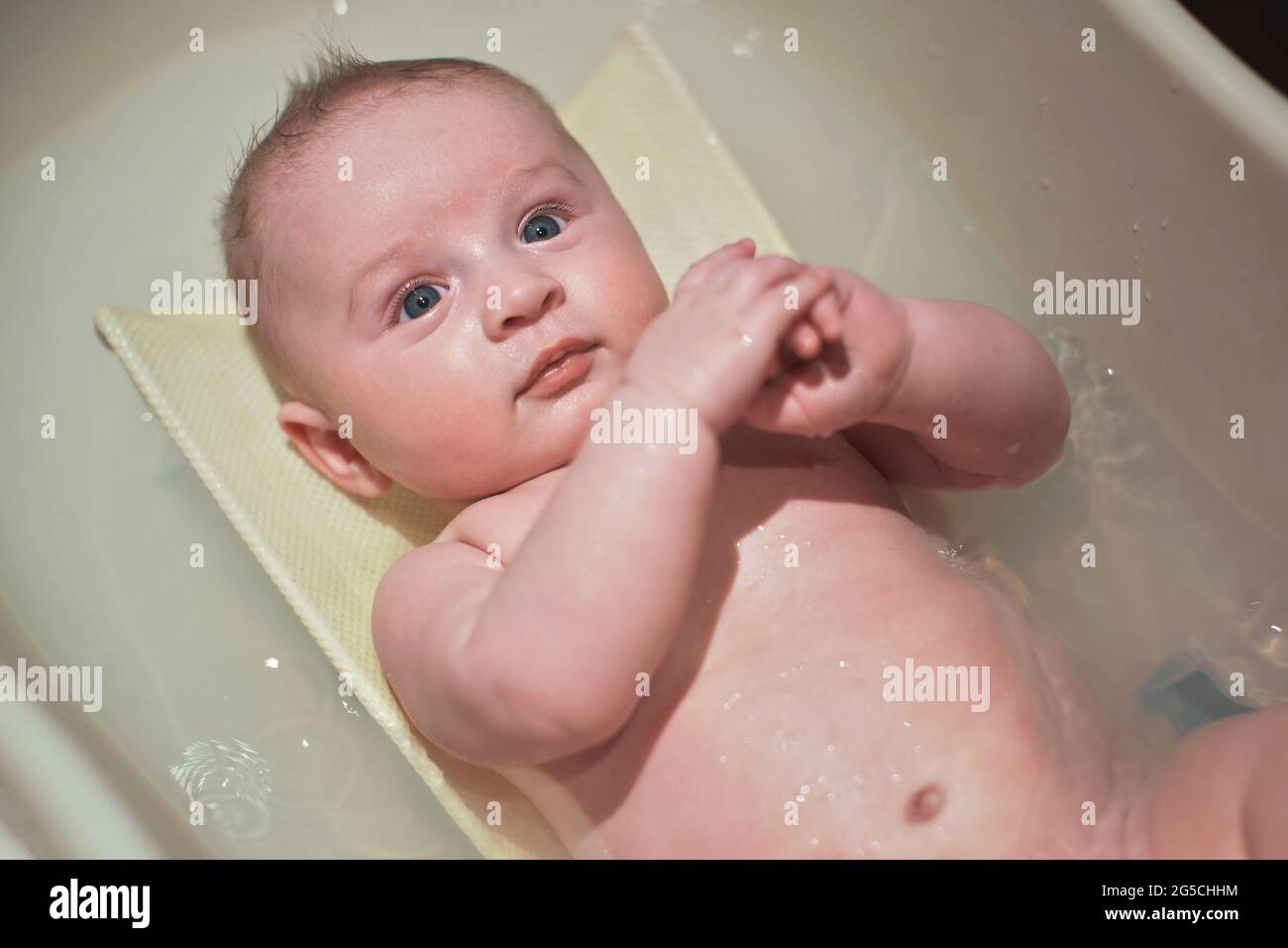 Water wet hair wash washed hi-res stock photography and images - Alamy