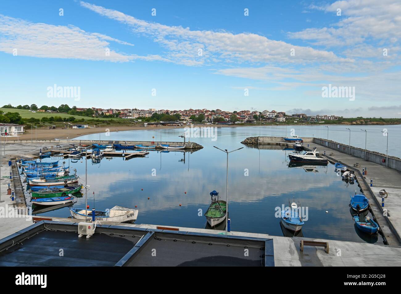 Boats in the seaport hi-res stock photography and images - Alamy
