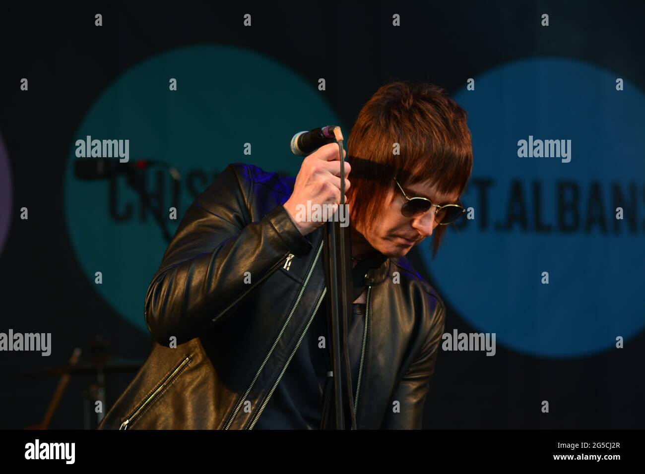 Noasis tribute band hi-res stock photography and images - Alamy