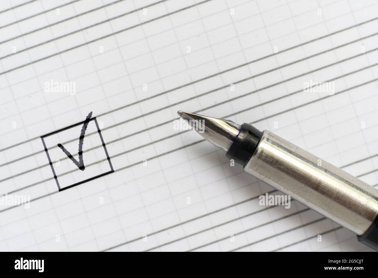 the simple minimalism concept of the pen and the checkbox on the color ...