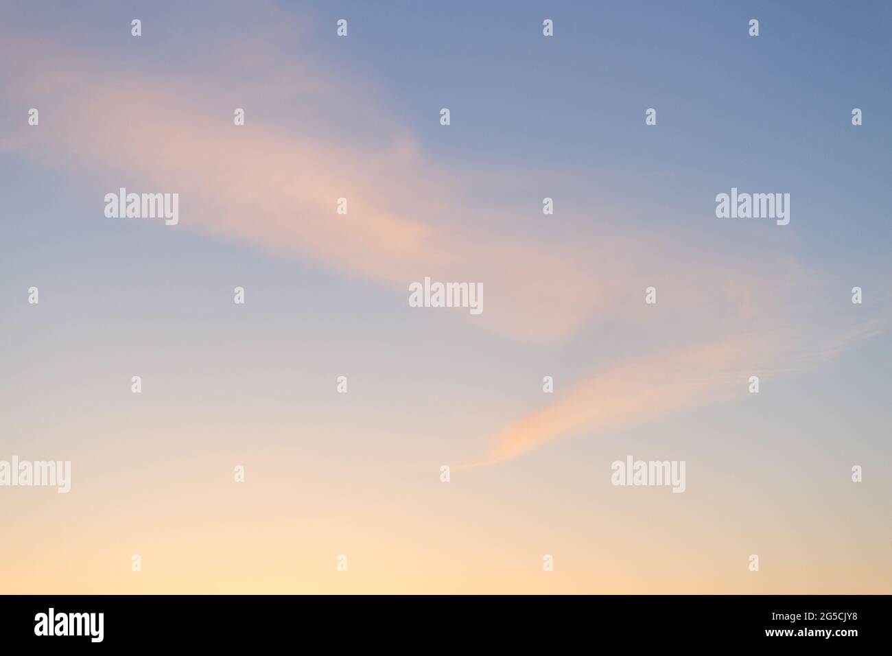 Pinky orange sunset hi-res stock photography and images - Alamy