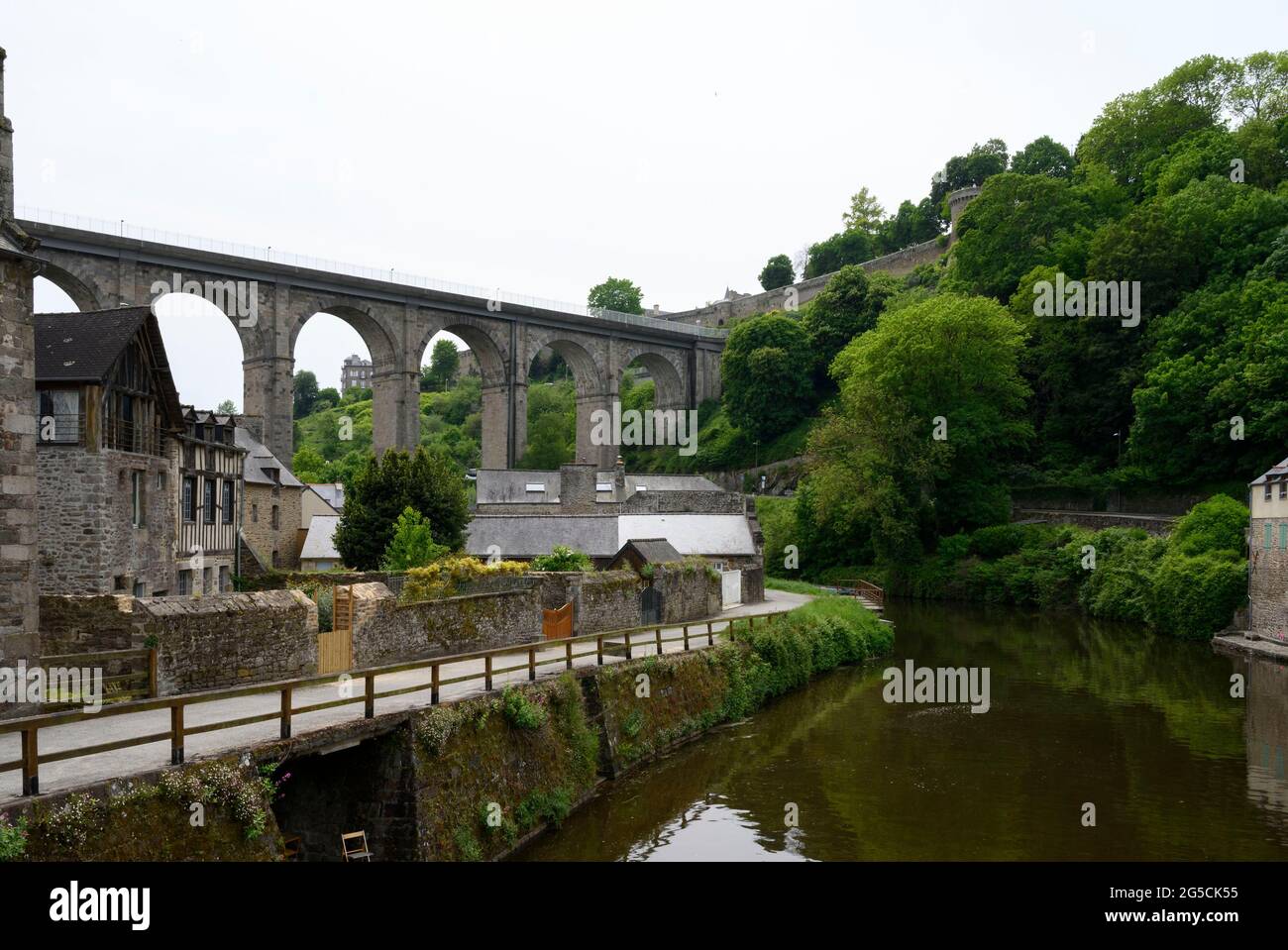 Ancient breton bridge hi-res stock photography and images - Alamy