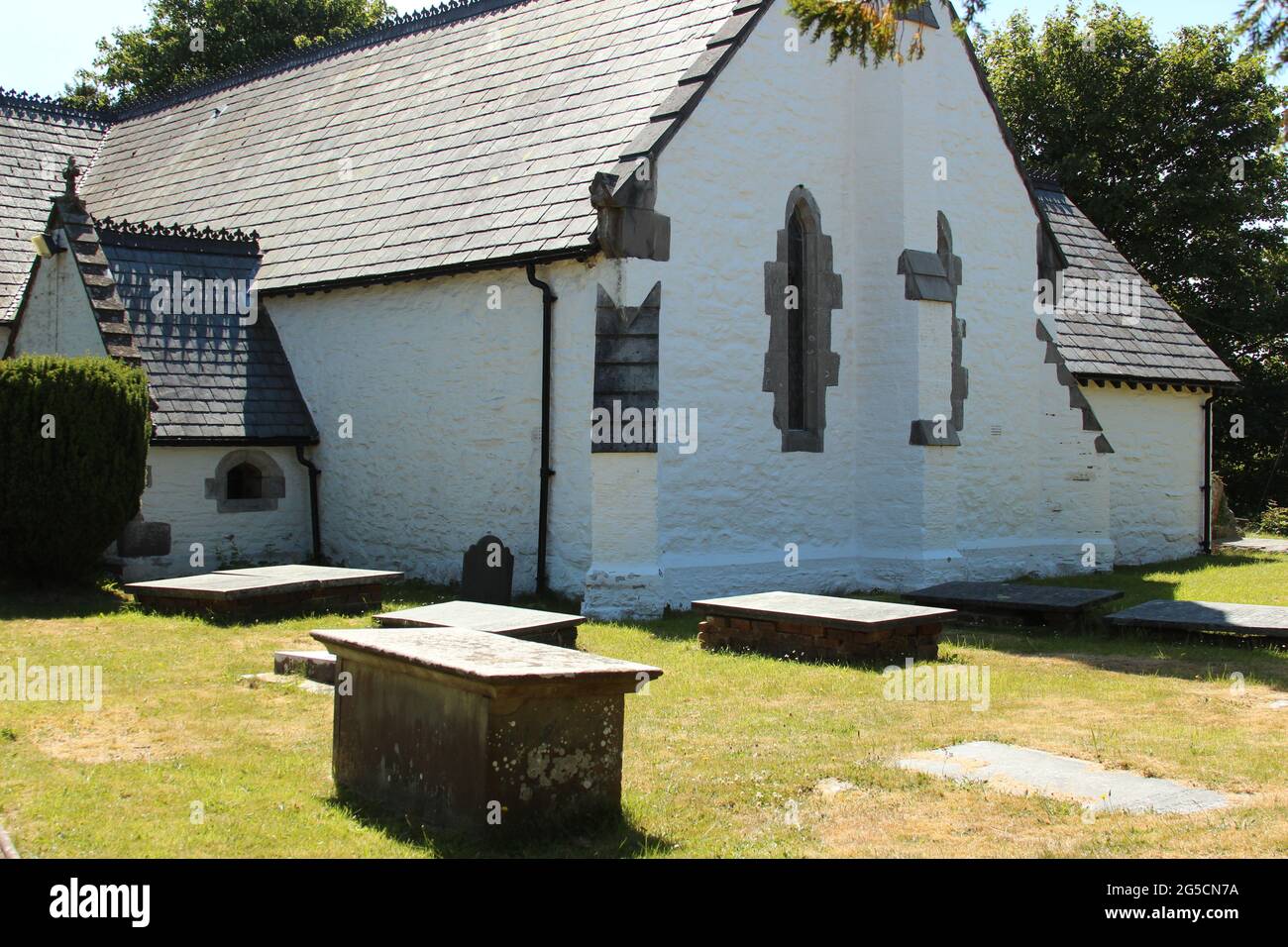 Llangernyw yew, conwy hi-res stock photography and images - Alamy