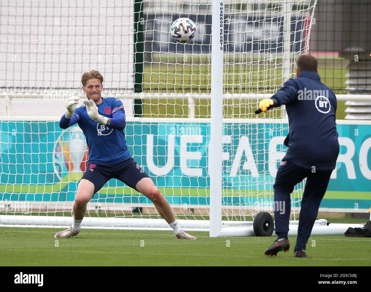 Jordan pickford england 2021 hi-res stock photography and images - Alamy