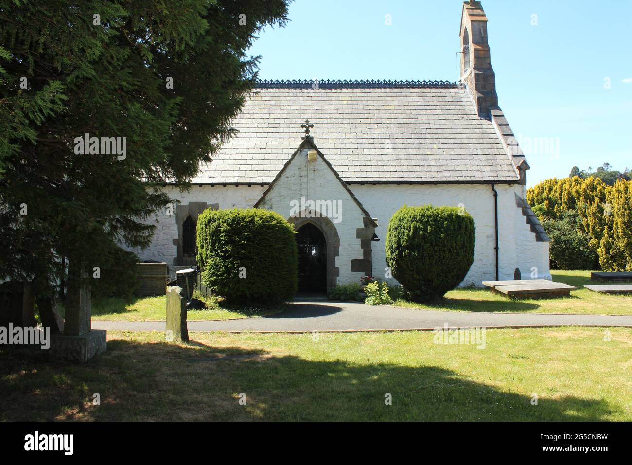 Llangernyw yew, conwy hi-res stock photography and images - Alamy