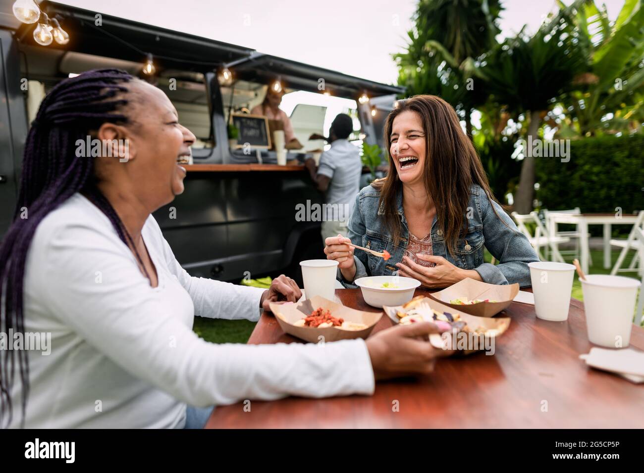 American food truck hi-res stock photography and images - Alamy