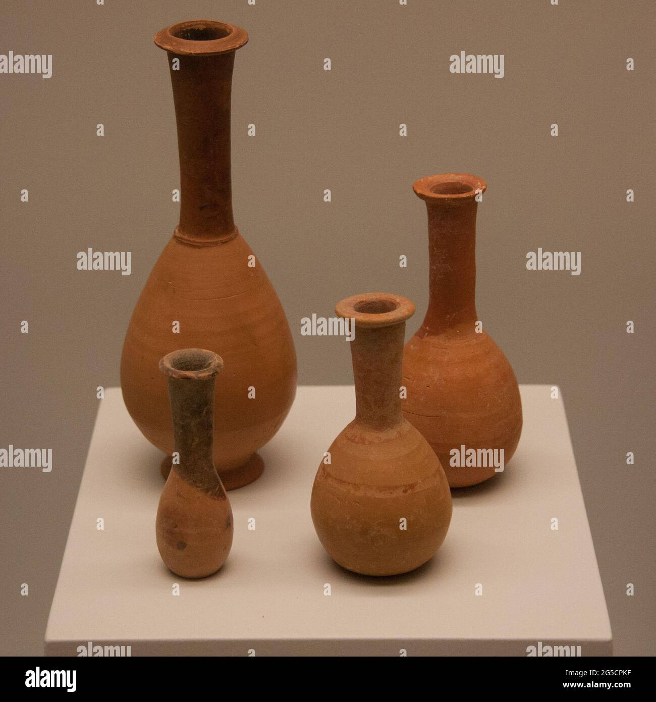 Pot vase square clay hi-res stock photography and images - Alamy