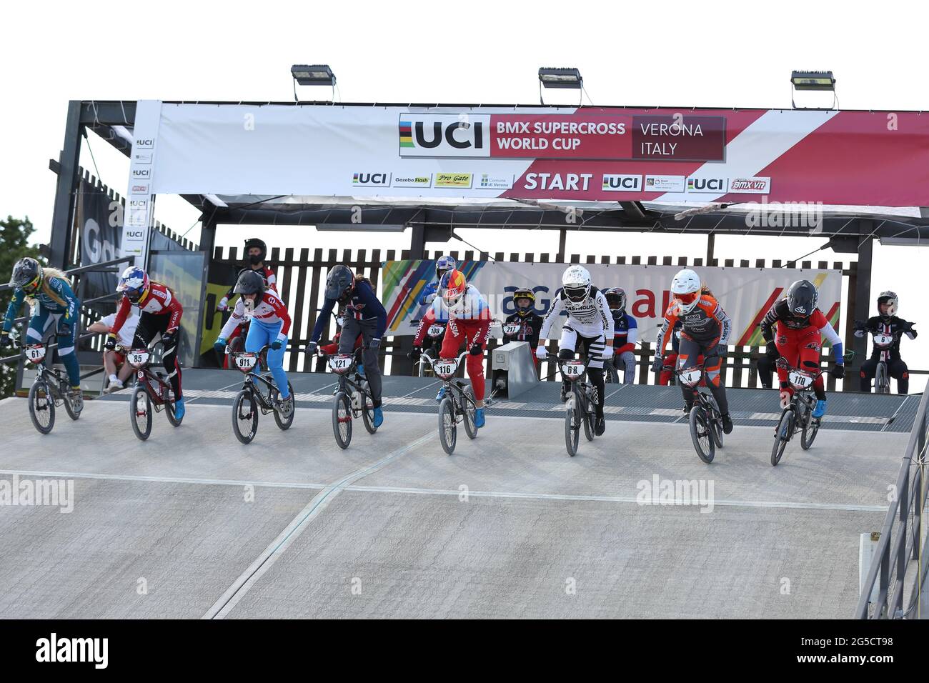 Caroline BUCHANAN of Australia (68), Judy BAAUW (4) and Laura SMULDERS ...