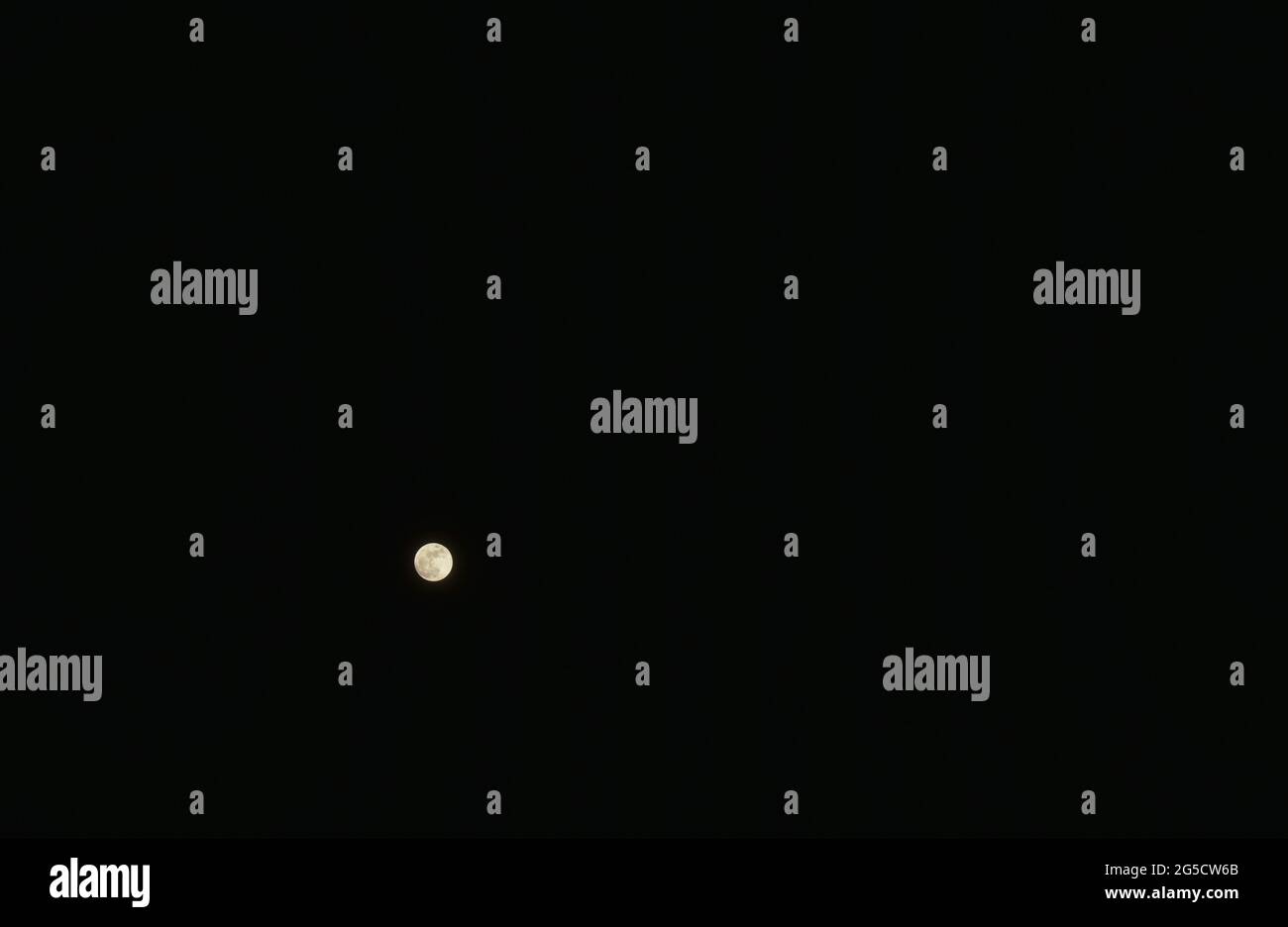 Full moon cover spreading hi-res stock photography and images - Alamy