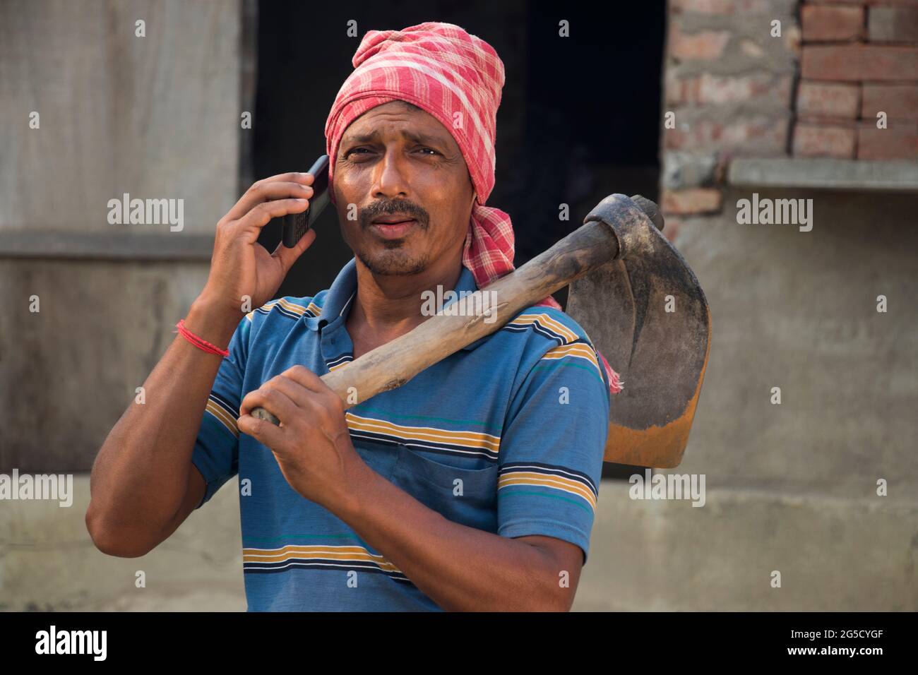 Digger on shoulder hi-res stock photography and images - Alamy