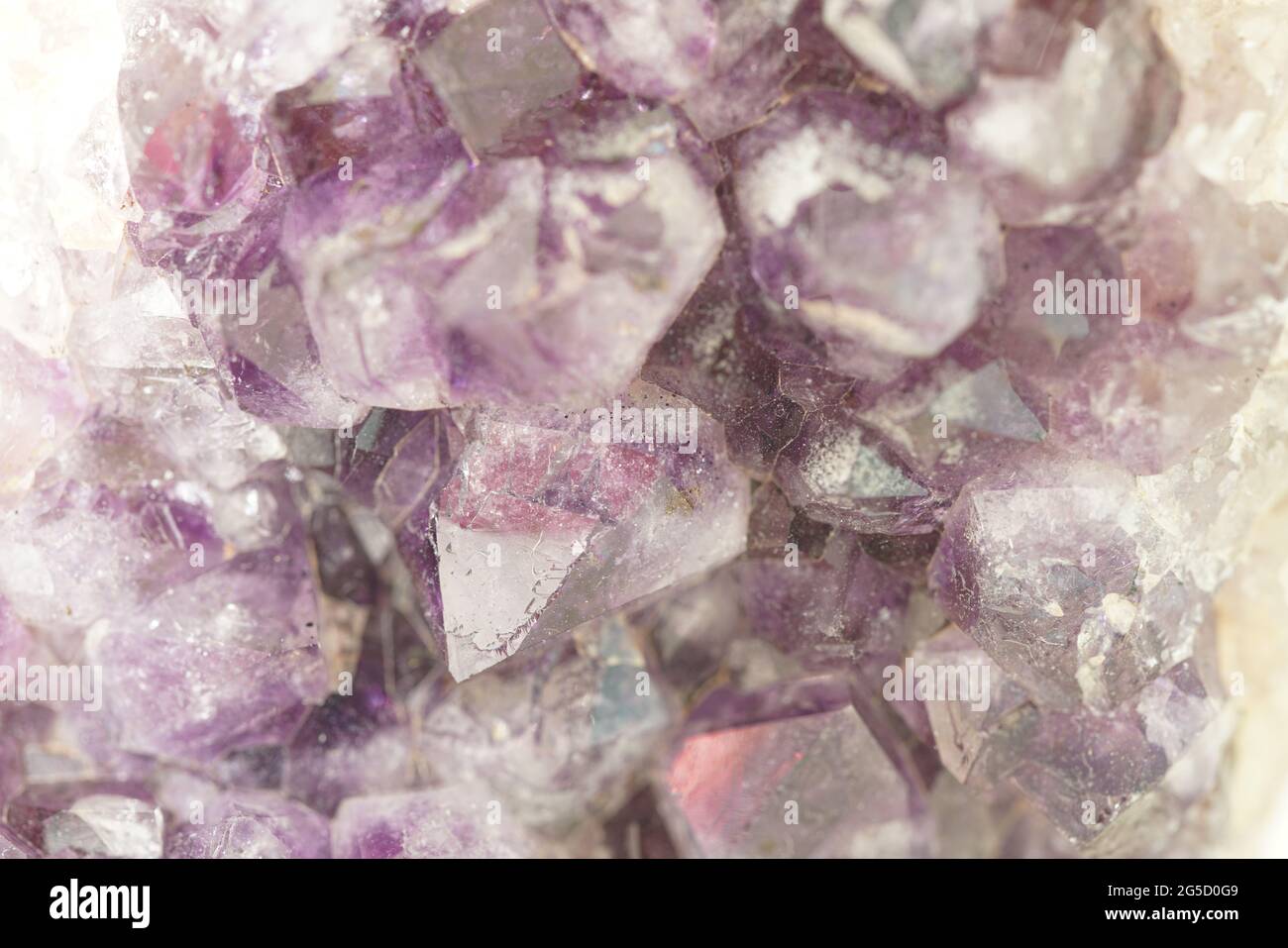 Violet quartz hi-res stock photography and images - Alamy