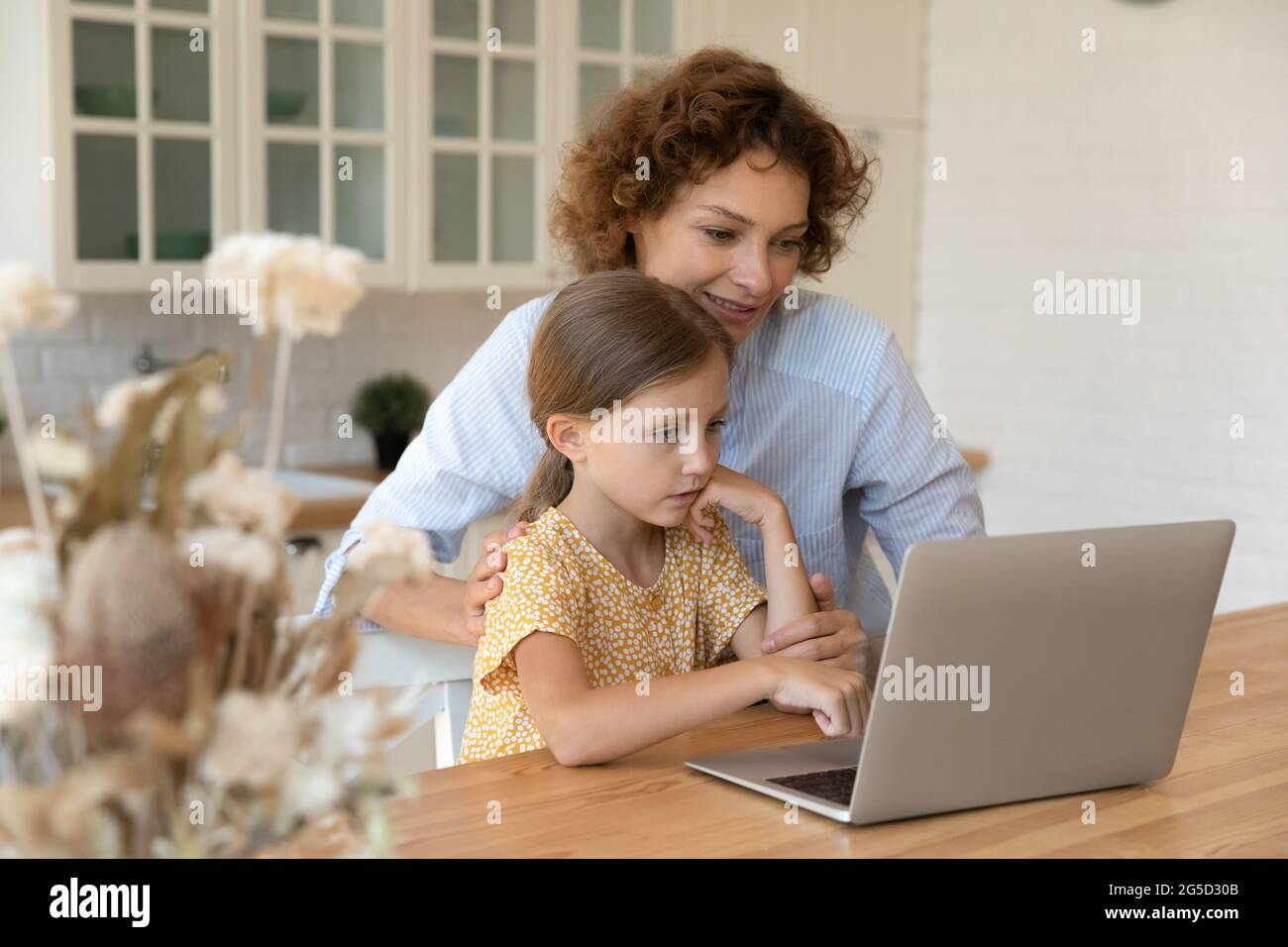 Child computer typing hi-res stock photography and images - Alamy
