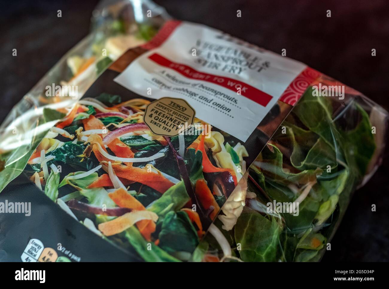 Stir fry vegetables in packet hi-res stock photography and images - Alamy