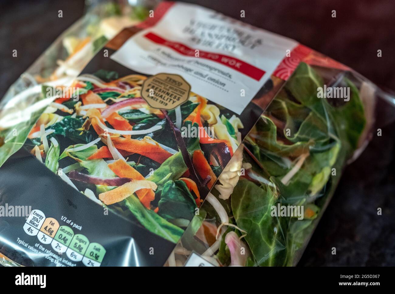 Stir fry vegetables in packet hi-res stock photography and images - Alamy