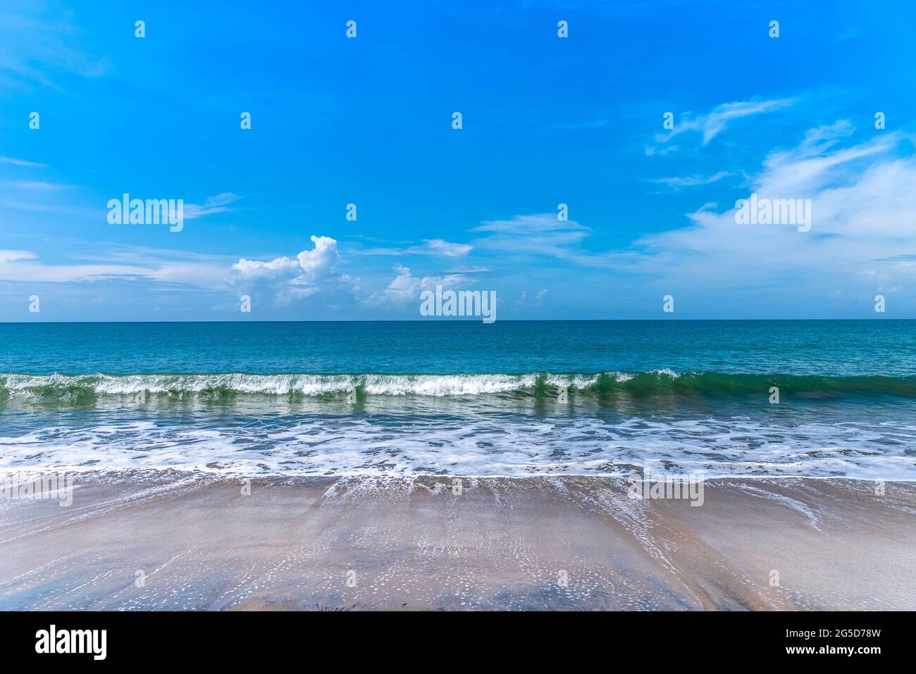 Wave cloud panama hi-res stock photography and images - Alamy