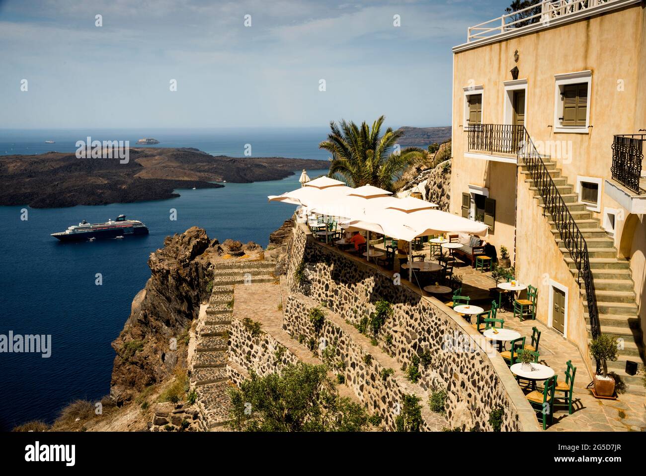 Cycladic architectural style and Santorini caldera is a contrast of ...