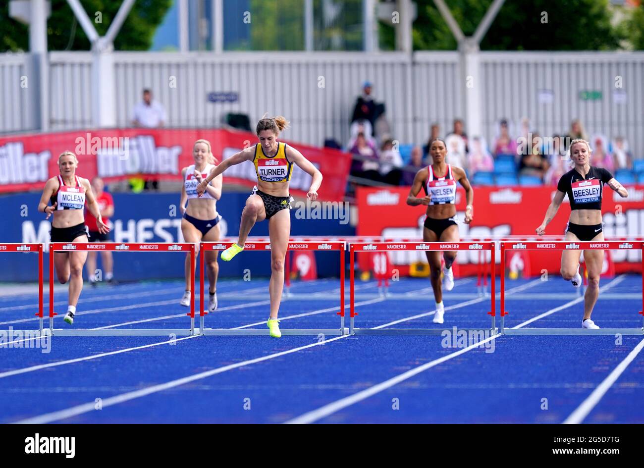 Jessica Turner (centre) on her way to winning the Women's 400 metres ...
