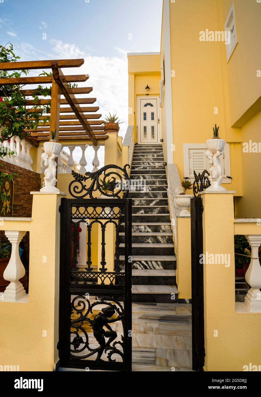 Cycladic style home on Santorini, Greece Stock Photo - Alamy