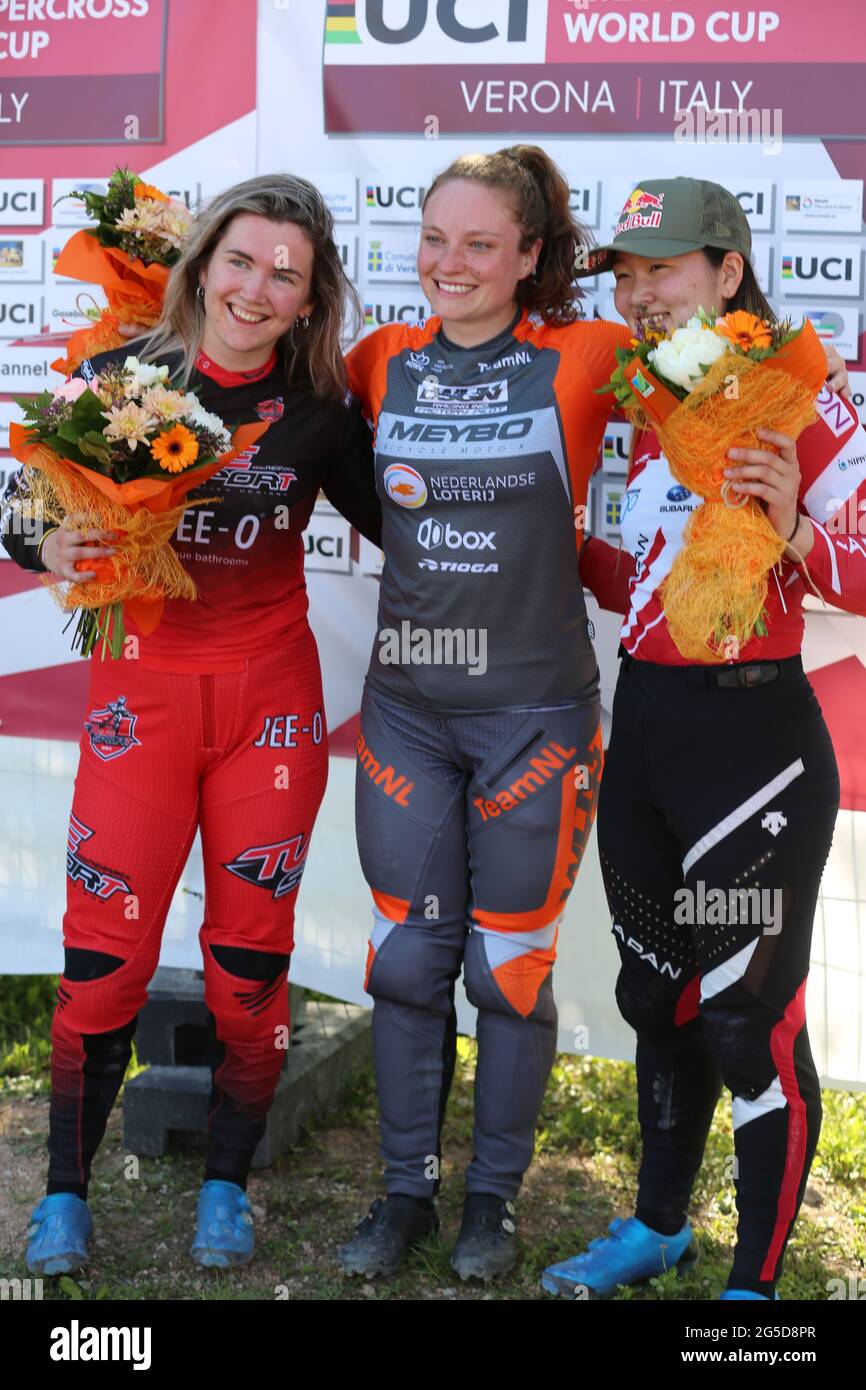 Judy BAAUW (center) finishes ahead of Merel SMULERS (left) of ...