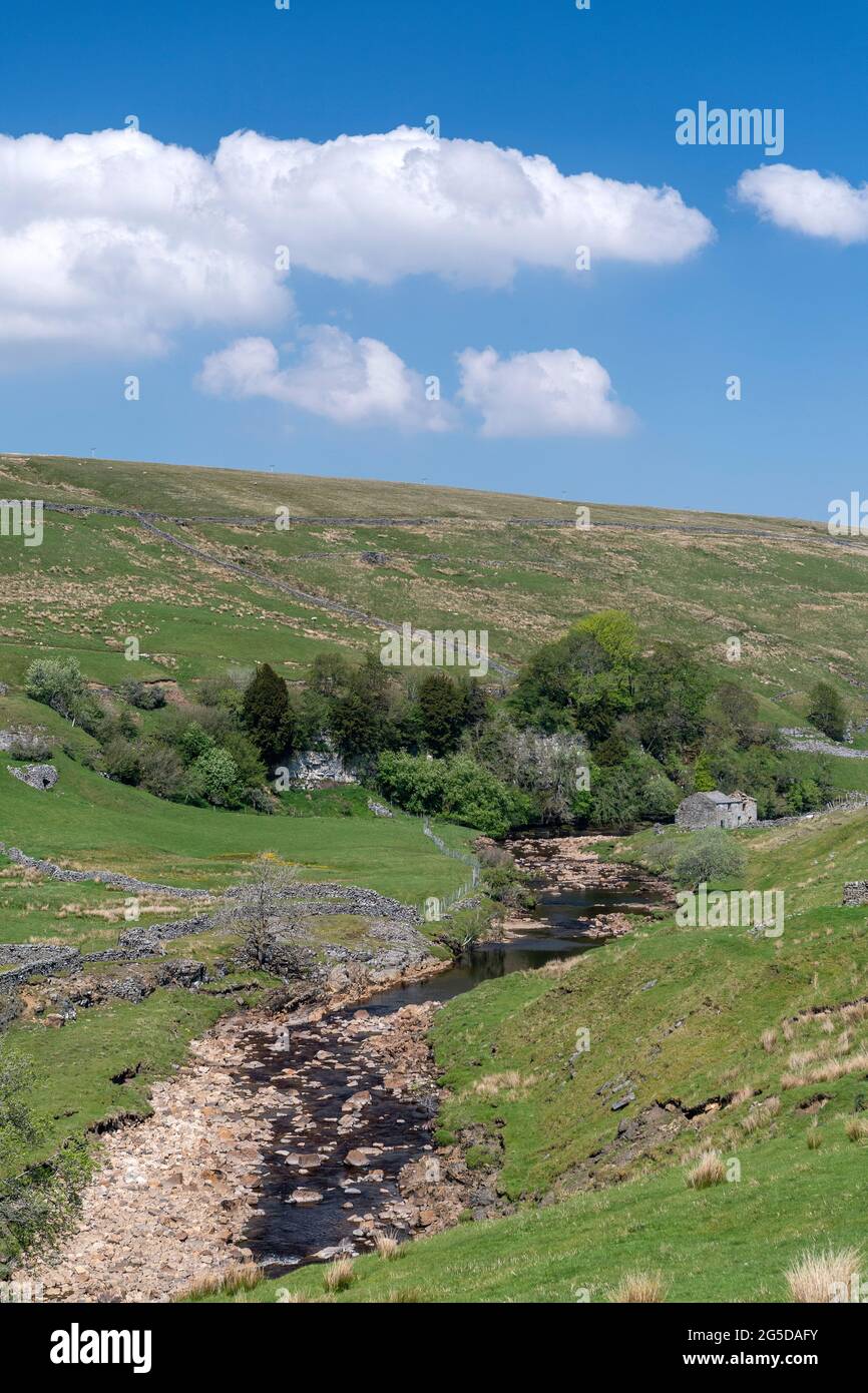 River Swale above Keld where the Whitsundale beck from Ravenseat joins ...