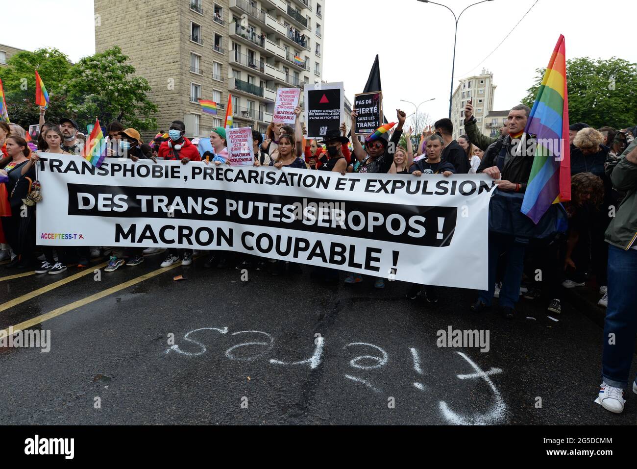 The Paris 2021 Pride march left from the suburbs (Pantin) for the first ...