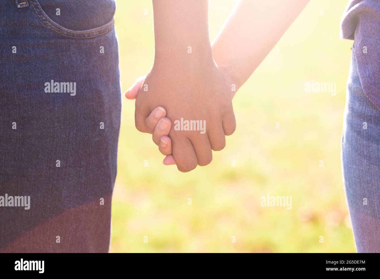 Couple holding hands and praying hi-res stock photography and images ...