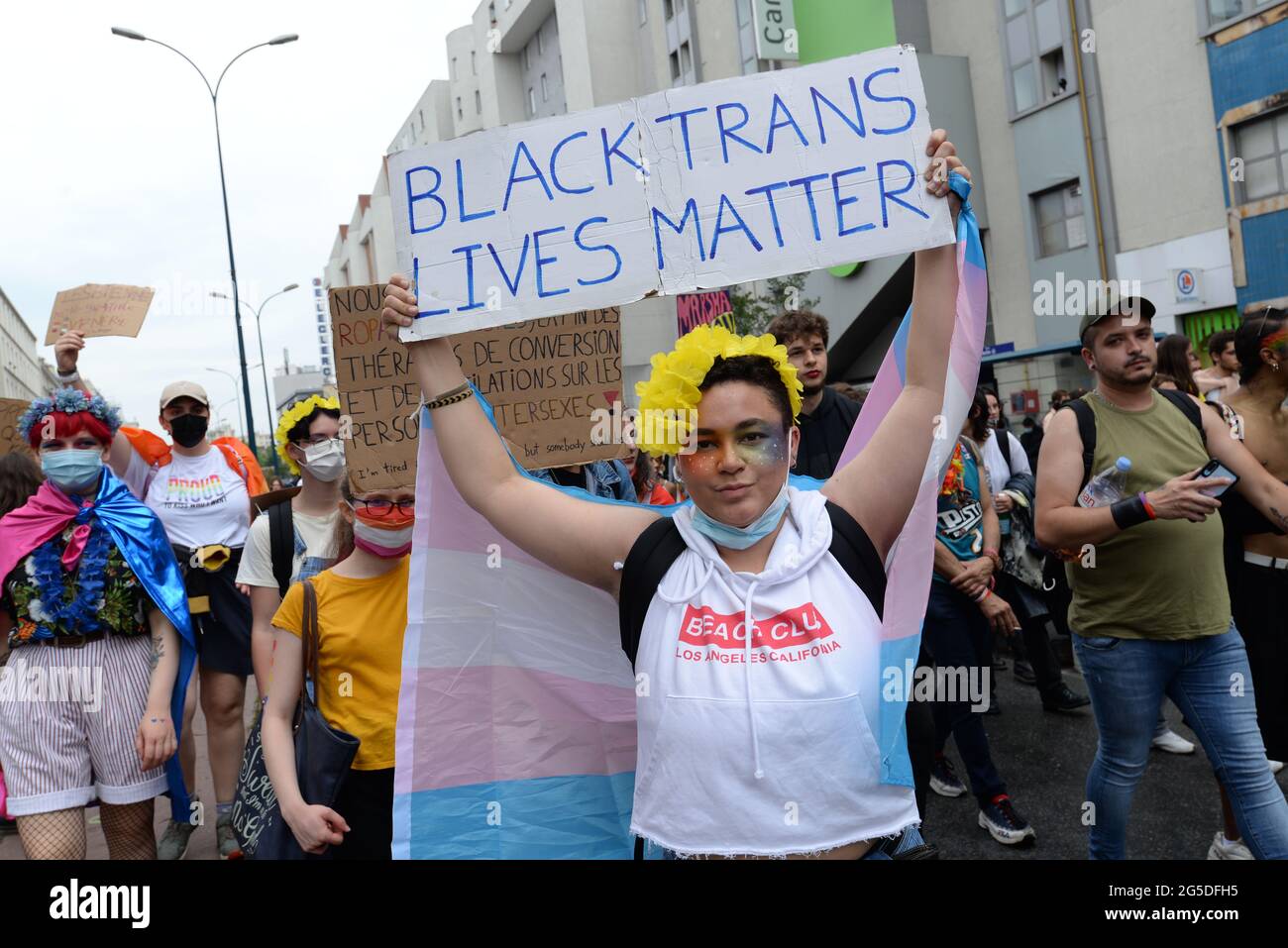 The Paris 2021 Pride march left from the suburbs (Pantin) for the first ...
