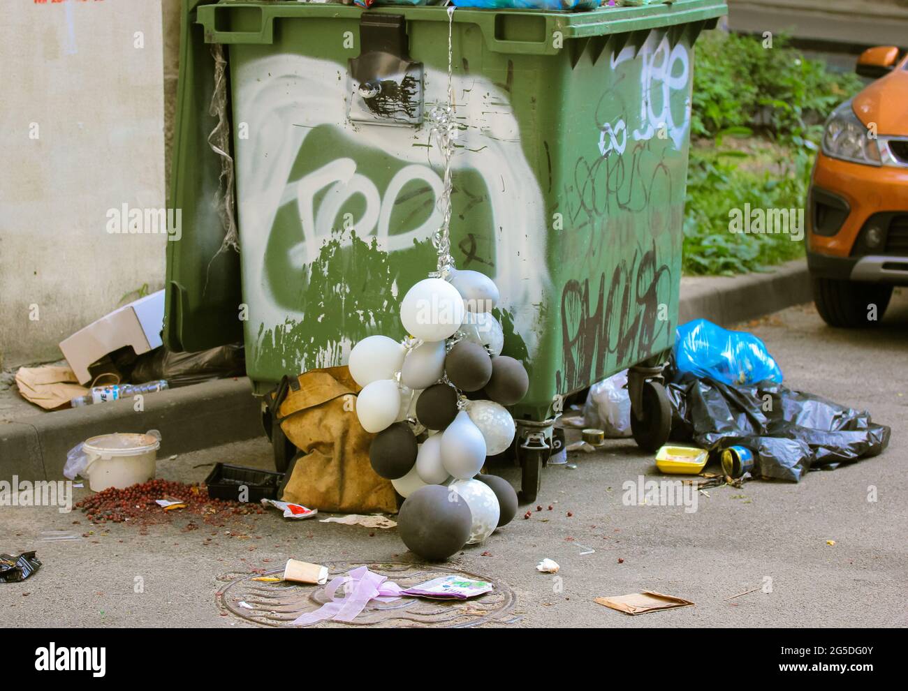 Industrial bins full of plastic bags hi-res stock photography and ...