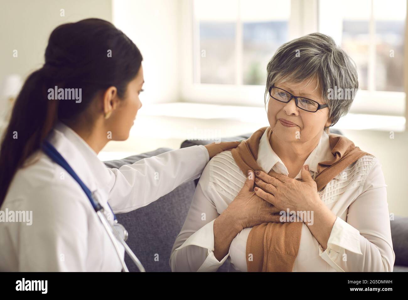 Medical patient assistance hi-res stock photography and images - Alamy