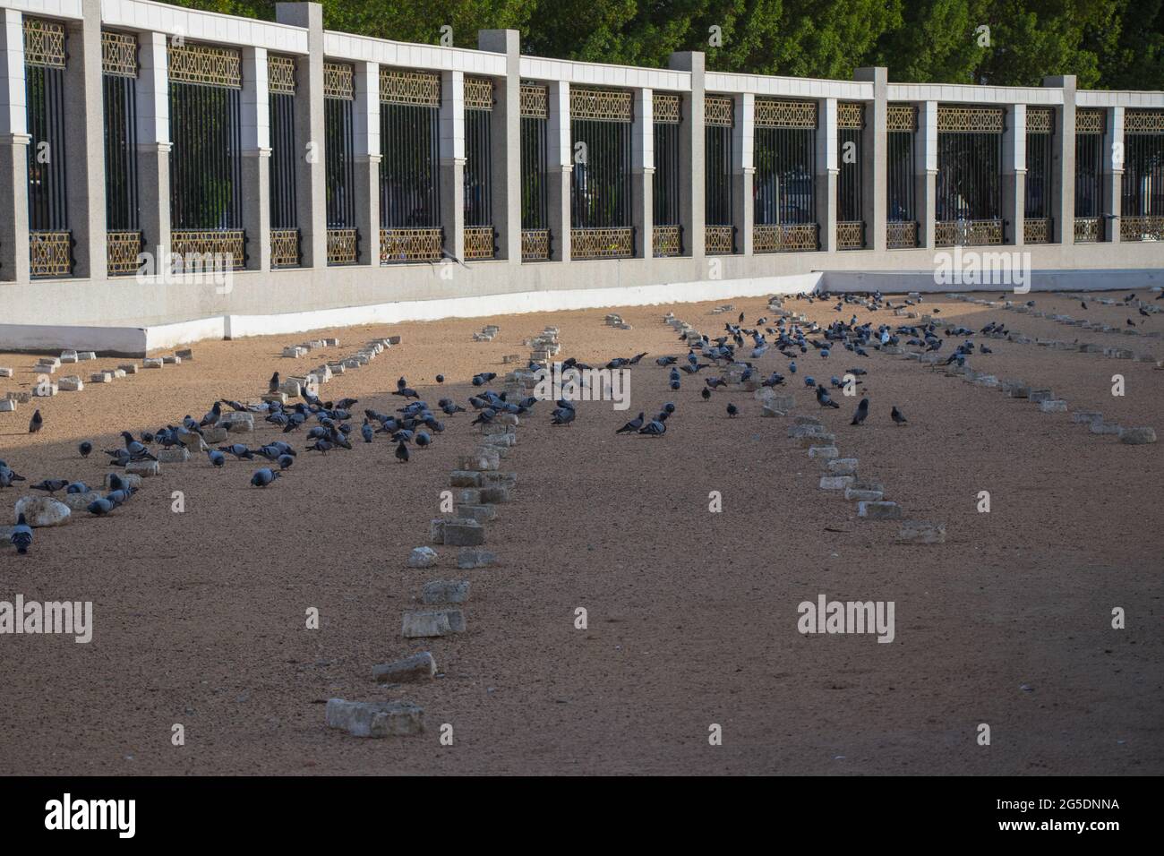 Jannat al-Mualla is Muslim graveyard in Mecca, Saudi Arabia. Jannatul ...