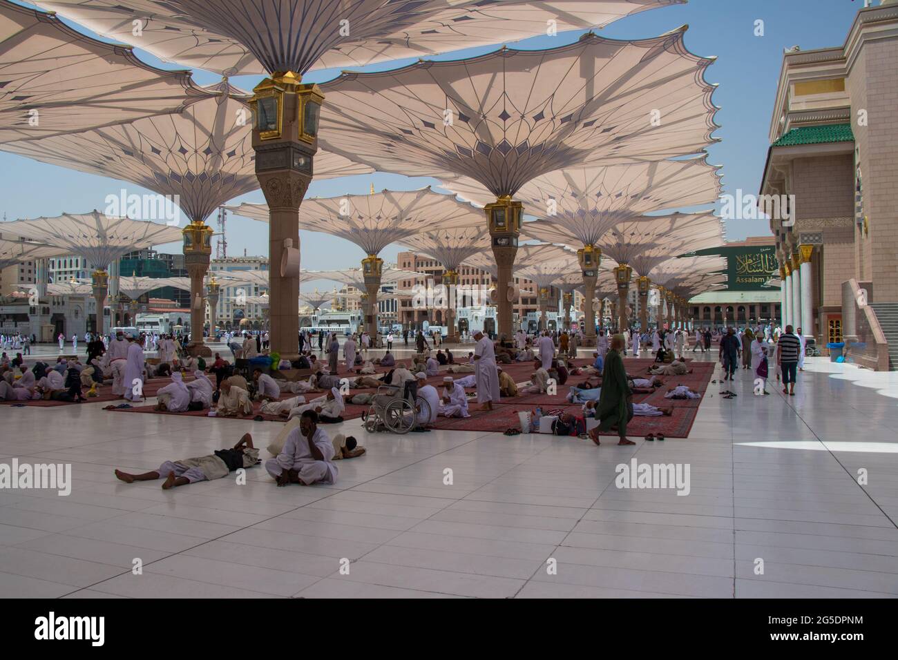 Medina, Saudi Arabia. Muslim pilgrims at Prophet Mosque square in ...