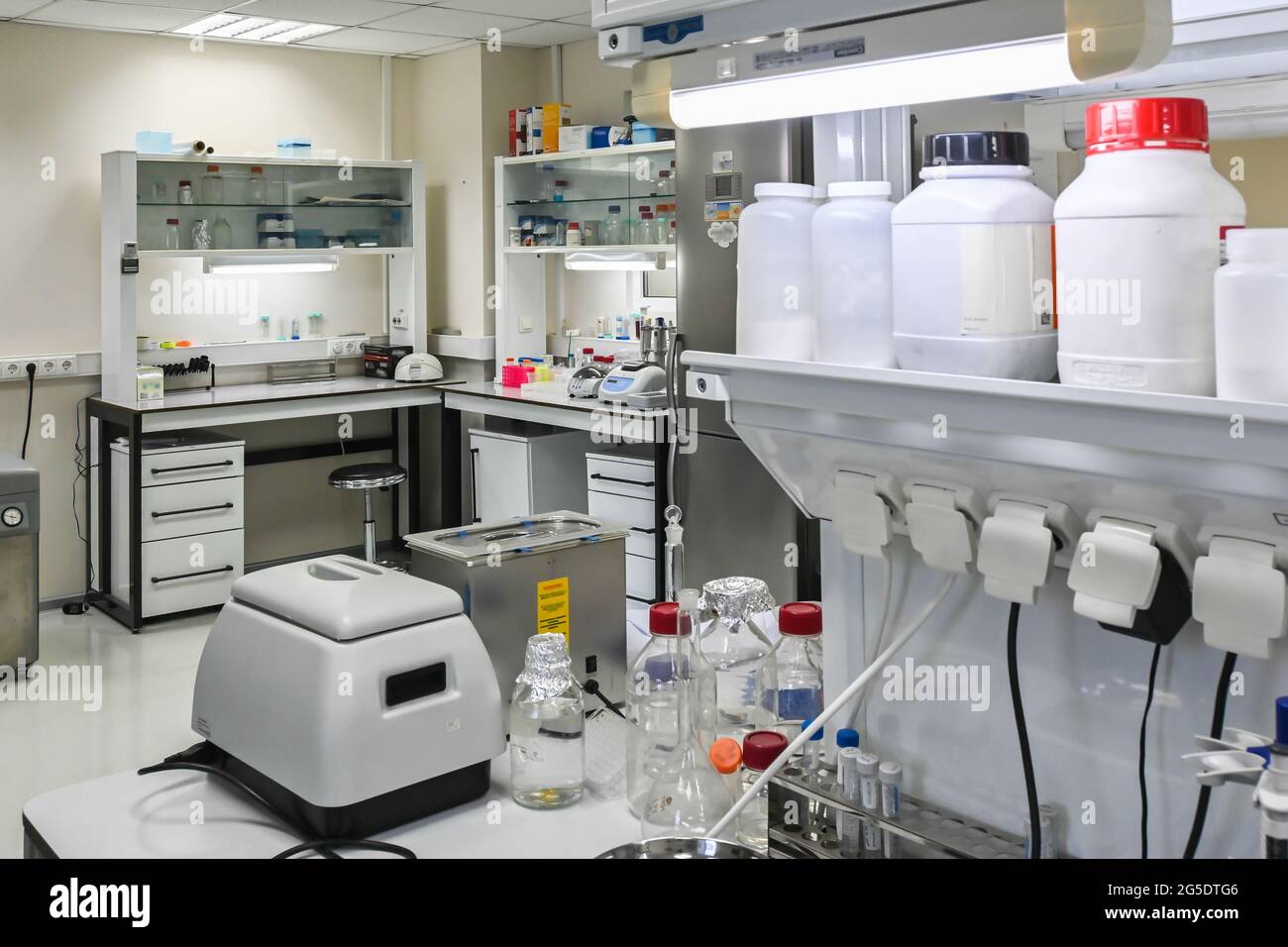 Laboratory background hi-res stock photography and images - Alamy