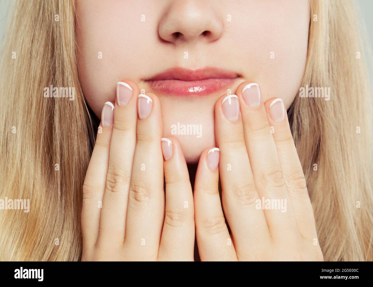 Short manicured nails hi-res stock photography and images - Alamy