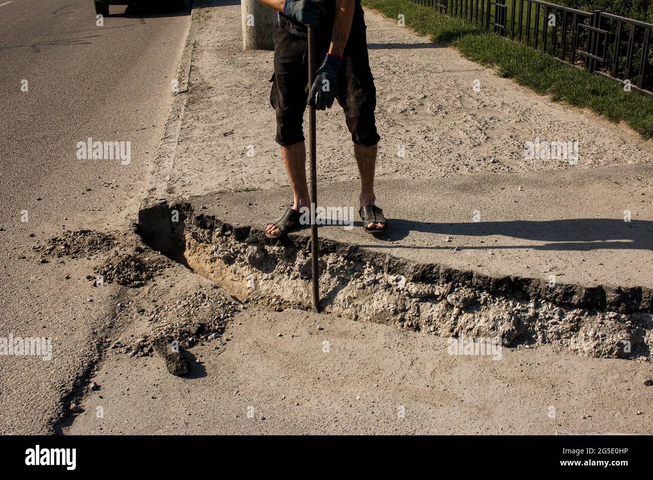 Curb block hi-res stock photography and images - Alamy