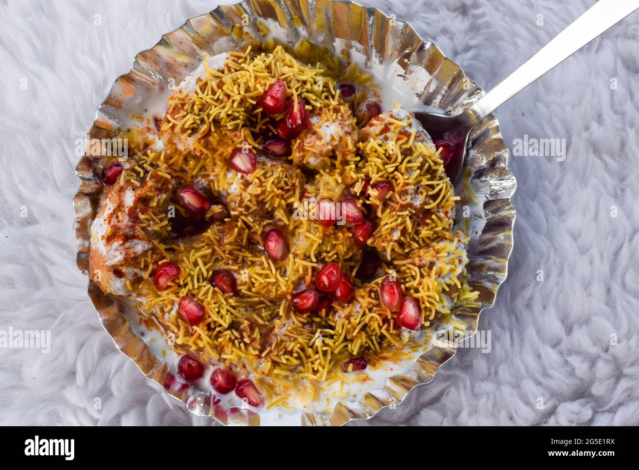 Indian chaat hi-res stock photography and images - Alamy