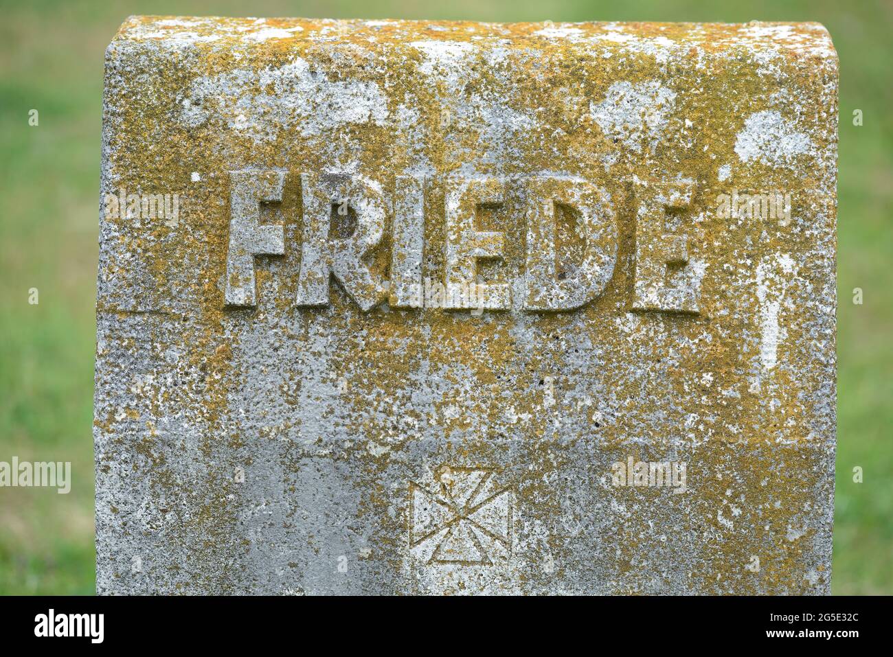 Cemetery inscription hi-res stock photography and images - Alamy