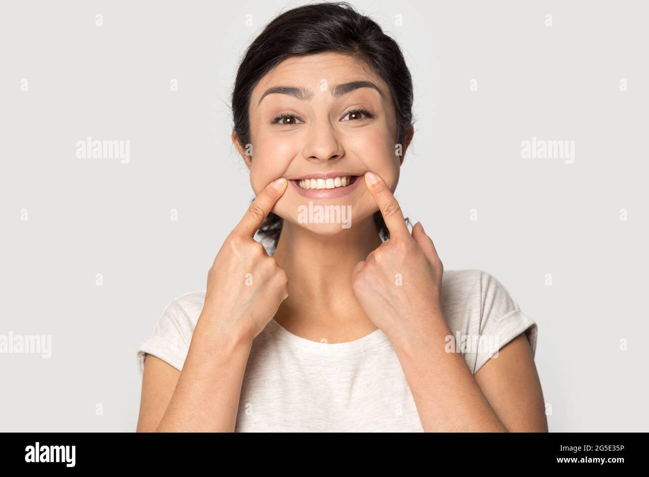 Show the smile hi-res stock photography and images - Alamy