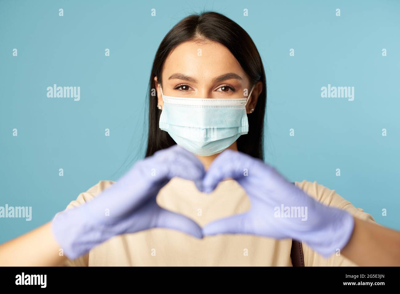 Hand pose in heart shape hi-res stock photography and images - Alamy