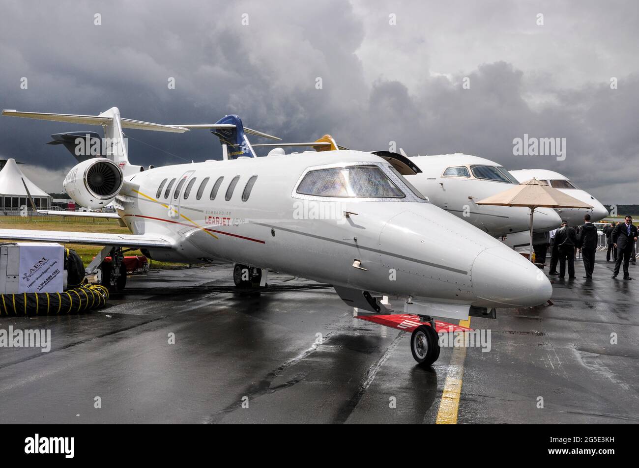 Learjet luxury hi-res stock photography and images - Alamy