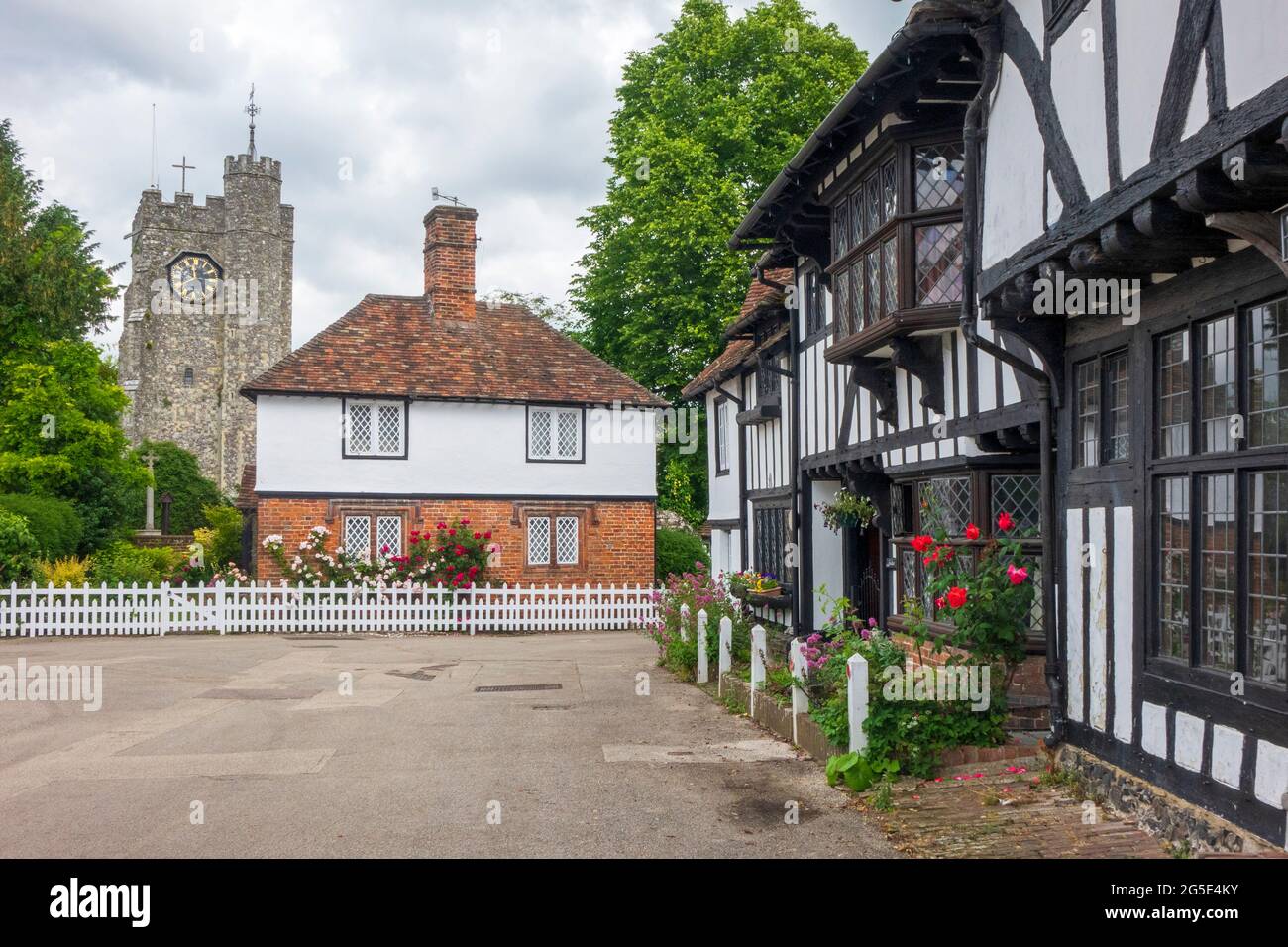 Tudor village kent hi-res stock photography and images - Alamy
