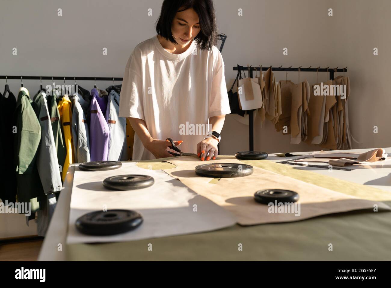 Dressmaking paper pattern hi-res stock photography and images - Alamy