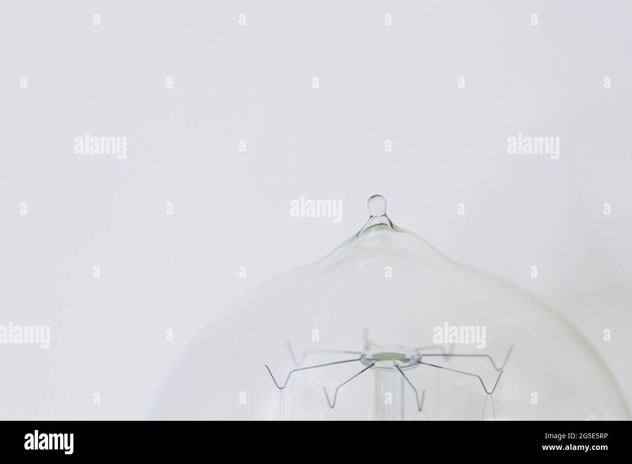 Light bulb filaments hi-res stock photography and images - Alamy