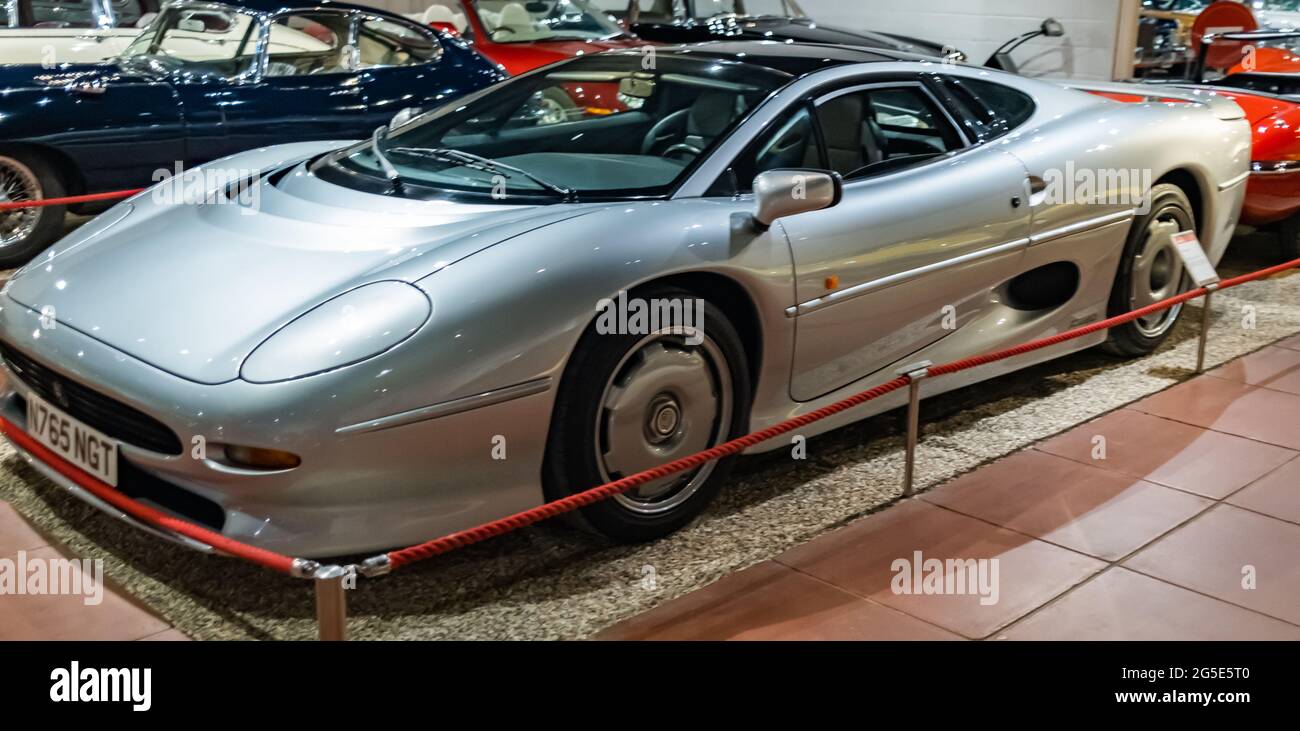 Jaguar xj220 sports car hi-res stock photography and images - Alamy