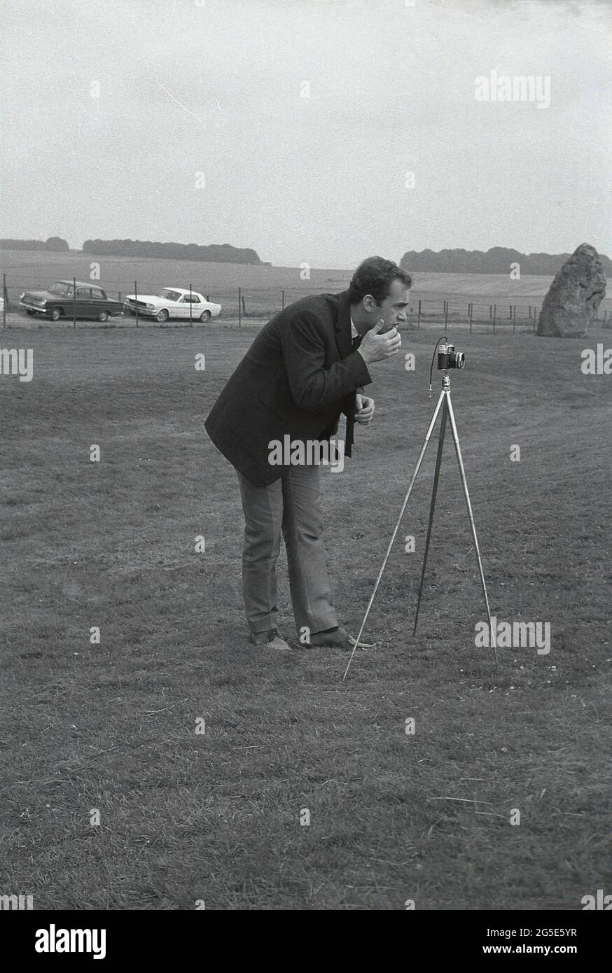 1960s camera man hi-res stock photography and images - Alamy