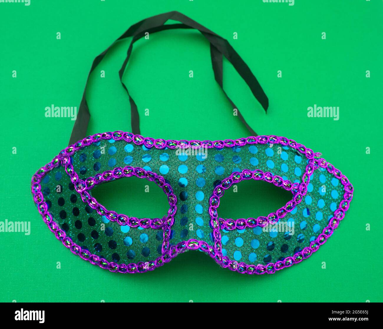 Simple face mask hi-res stock photography and images - Alamy
