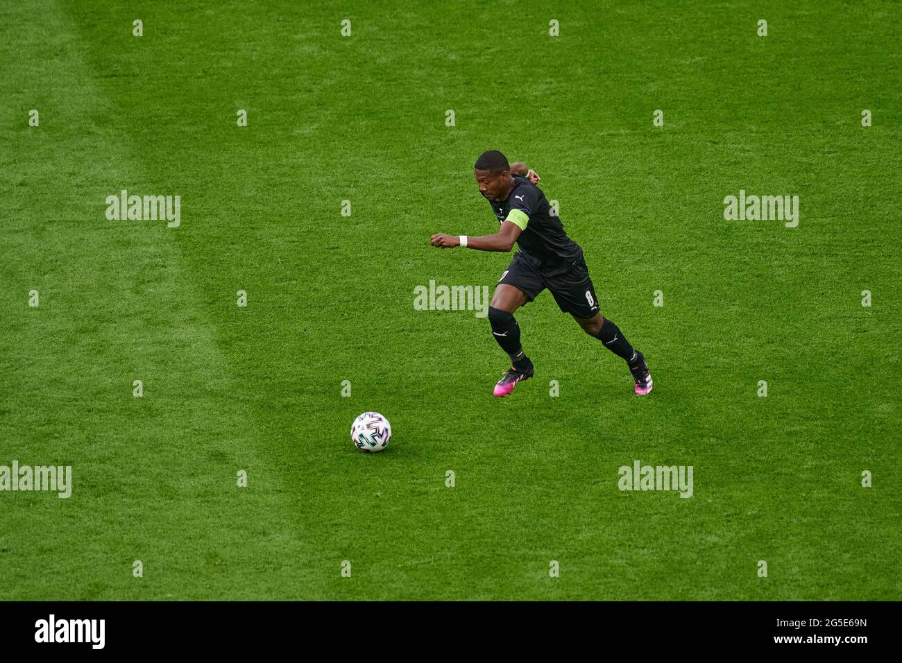 David alaba trophy hi-res stock photography and images - Alamy