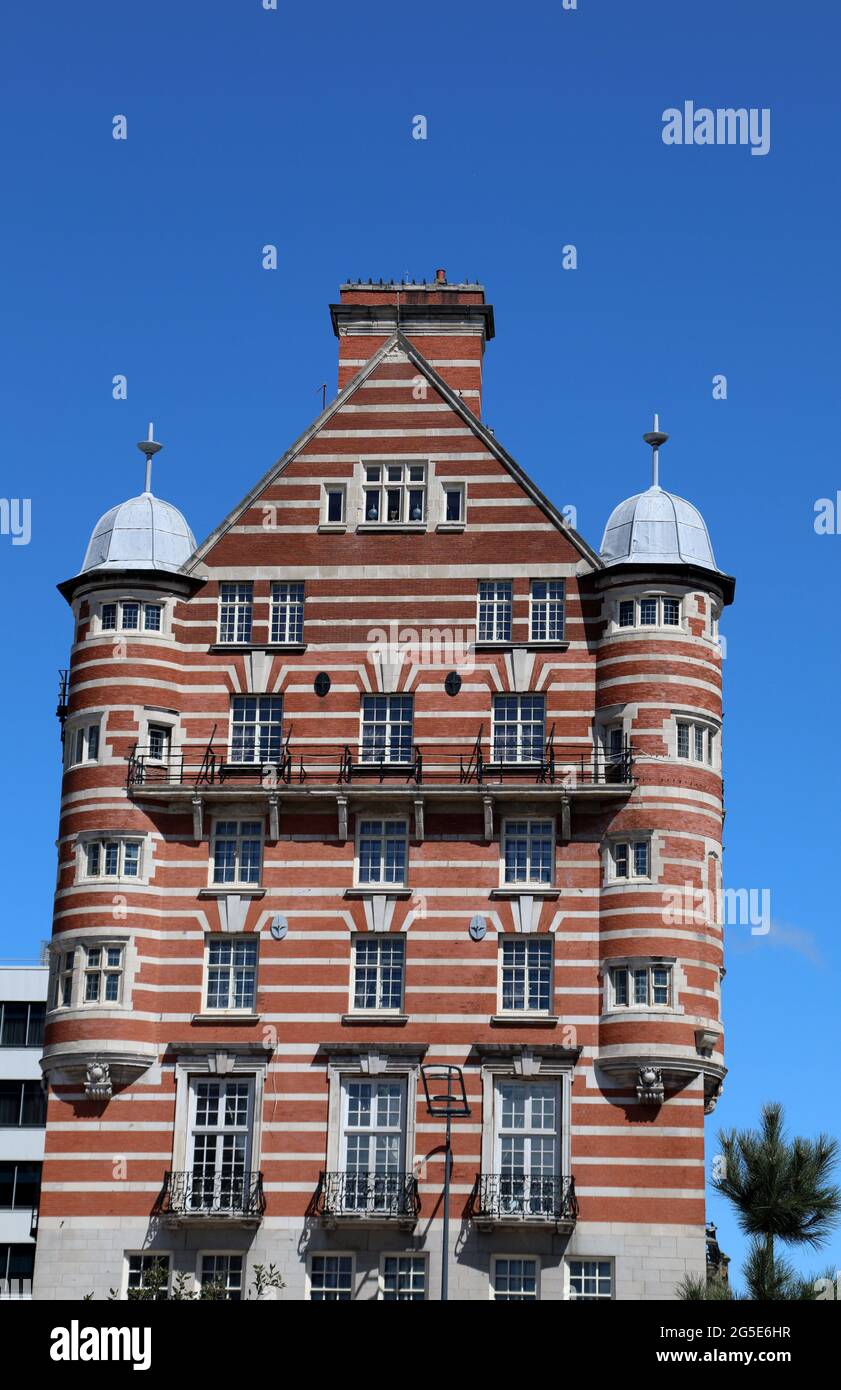 White star line building liverpool hi-res stock photography and images ...