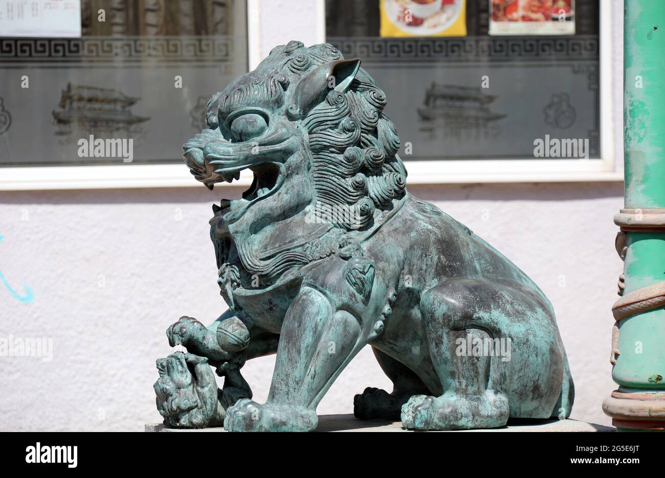 Guardian Lion at Chinatown in Liverpool Stock Photo - Alamy