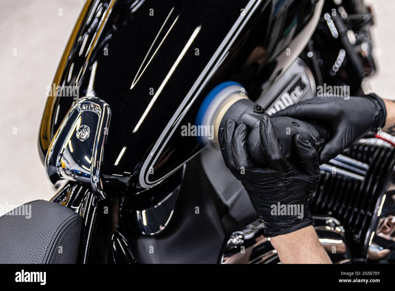 Motor bike fuel tank hi-res stock photography and images - Alamy